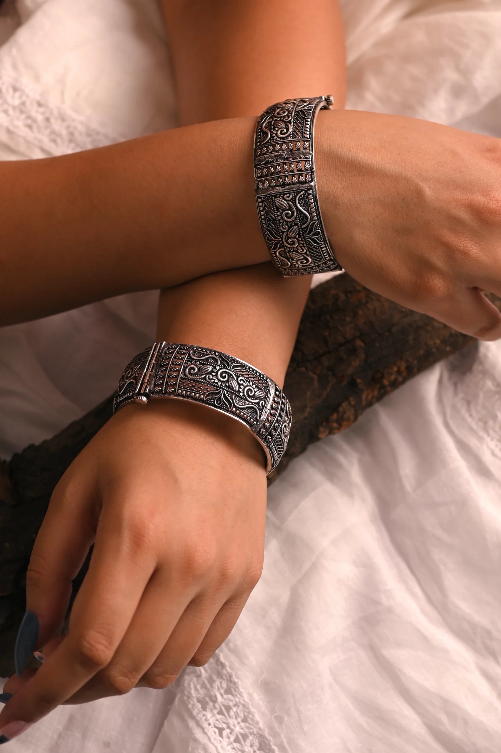 Fullara - German Silver Handmade Kada – Youbae.in